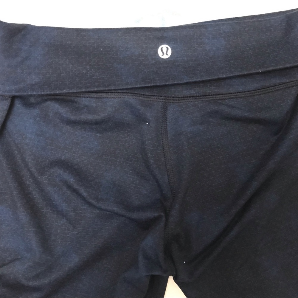 Lululemon Black And Royal Blue Capri Leggings - Gem